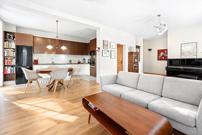 Maison à vendre - Garches, Porte Jaune, Petit Garches - 5 pièces - 3 chambres