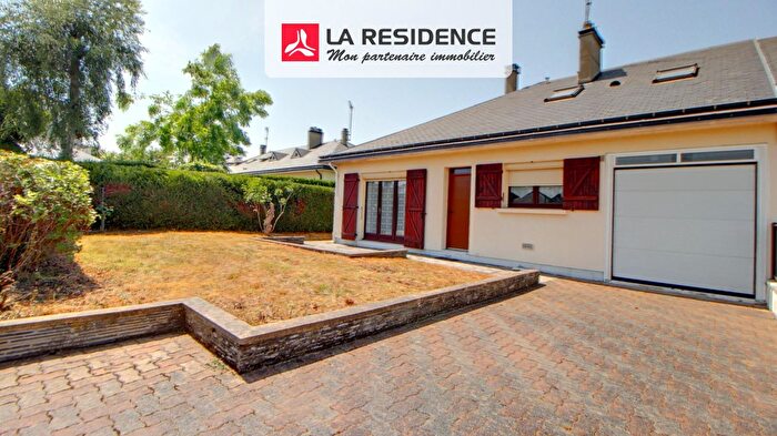 Maison 6 pièces à Plaisir, Centre-ville, Château, à vendre