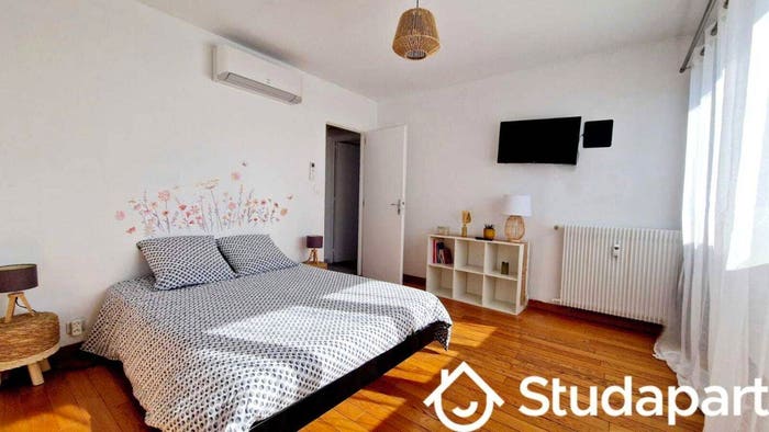 Esplanade, Nîmes - Appartement 1 pièce à louer