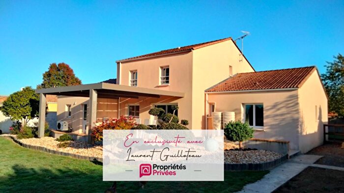 Maison à vendre - Les Landes-Genusson - 6 pièces - 4 chambres