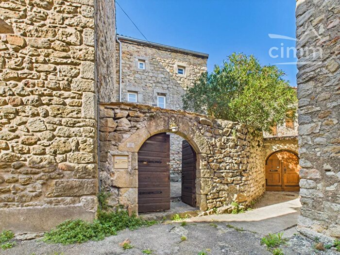 Maison à vendre - Saint-Paul-le-Jeune - 6 pièces - 5 chambres