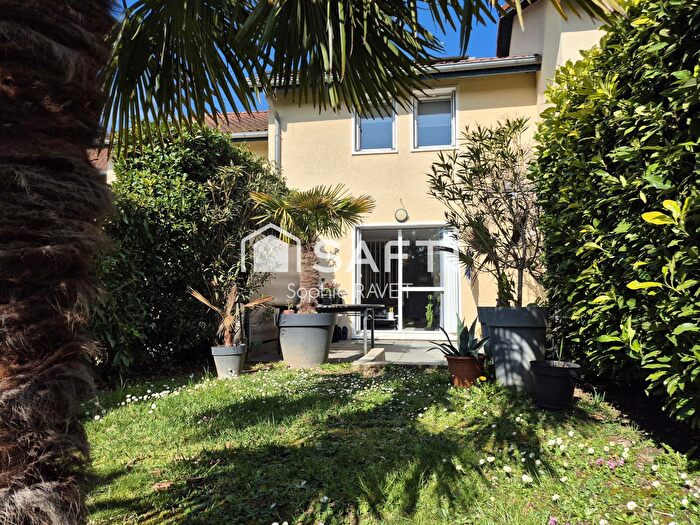 Maison à vendre - LIsle-dAbeau, Fauvettes - 4 pièces - 3 chambres