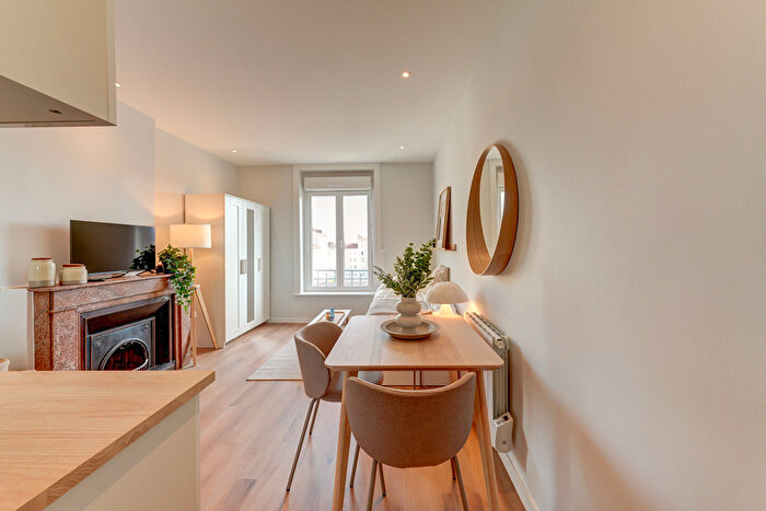 Appartement 1 pièce à Villeurbanne, République, Tolstoi, à louer