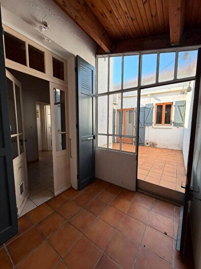 Appartement à louer - Centre Ville, Salon-de-Provence - 4 pièces - 3 chambres