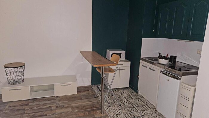 Appartement à louer - Saint Acheul, Berny-en-Santerre - 1 pièce