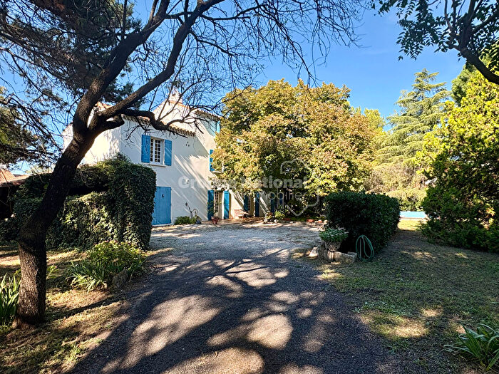 Maison à vendre - Arles, Trinquetaille - 9 pièces - 7 chambres