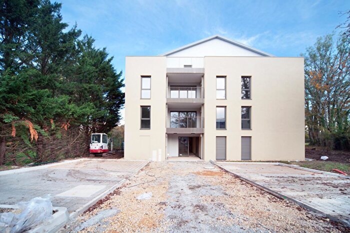 Bourg-en-Bresse, Croix Blanche, Près de Brou, Alagnier : Appartement 3 pièces à louer