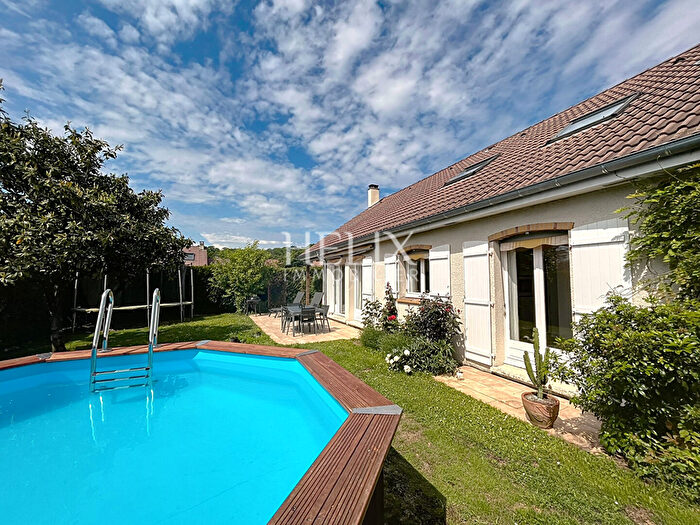Noisy-le-Roi : Maison 7 pièces à vendre
