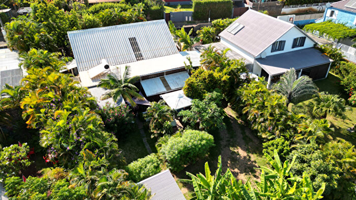 Maison à vendre - Saint-Paul, Villèle - 6 pièces - 4 chambres