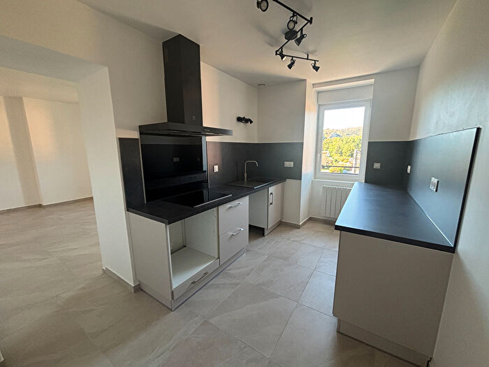 Appartement à louer - Saint-Ambroix - 4 pièces - 2 chambres