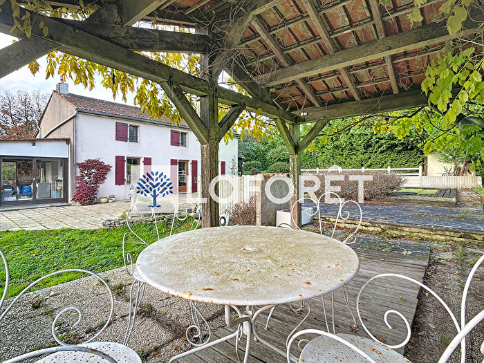 Appartement à vendre - Breuil-Barret - 9 pièces - 3 chambres