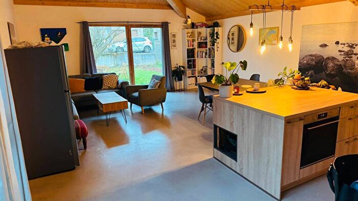 Maison à vendre - Saint-Genis-Pouilly - 4 pièces - 3 chambres