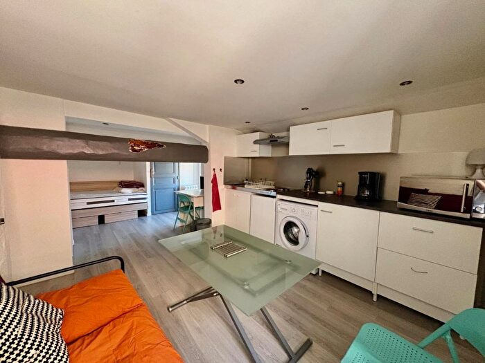 Appartement à louer - Roanne, Gare - 1 pièce