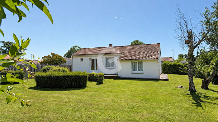 Maison 4 pièces à Grues, à vendre