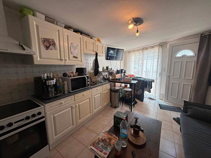Appartement 3 pièces à Nord Est Vallieres, Saint-Georges-de-Didonne, à louer