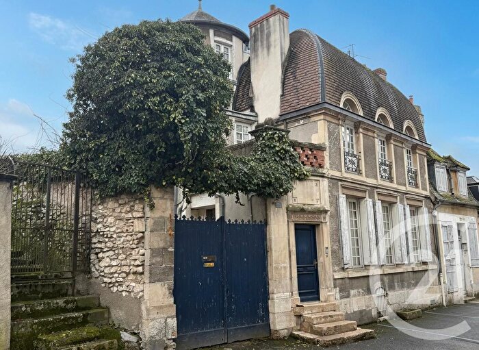 Maison à vendre - Cosne-Cours-sur-Loire - 9 pièces - 6 chambres