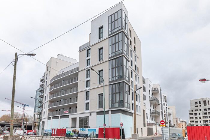 Appartement 4 pièces à louer - Colombes, Stade