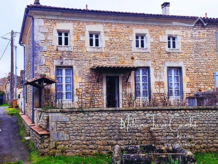 Maison à vendre - Plassac - 6 pièces - 2 chambres