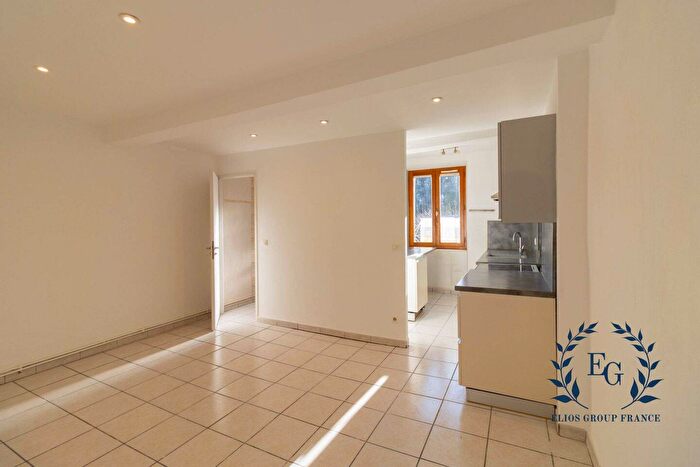 Appartement à louer - Barjols - 3 pièces - 2 chambres