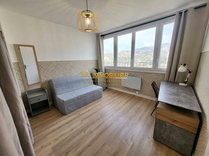 Appartement à louer - Marseille ème arrondissement - 5 pièces - 1 chambre