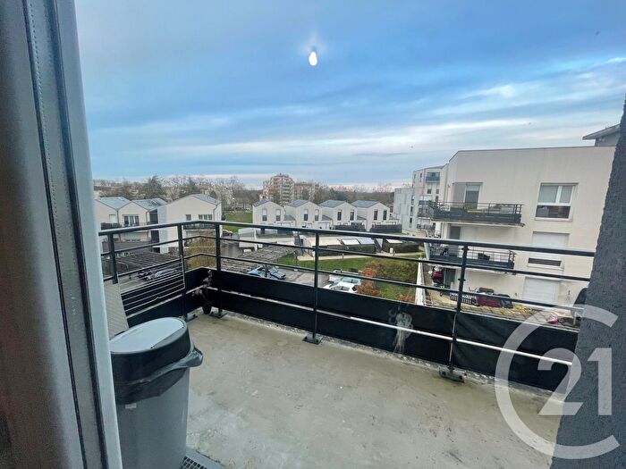 Appartement à louer - Trappes, Merisier, Aérostat - 3 pièces - 2 chambres