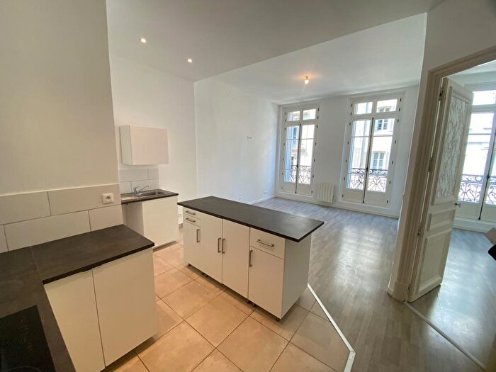 Marseille er, Belsunce : Appartement 3 pièces à louer
