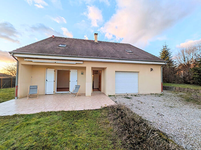 Maison à vendre - Naucelles - 6 pièces - 4 chambres