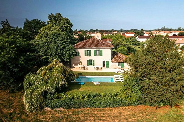 Maison 10 pièces à Nègrepelisse, à vendre