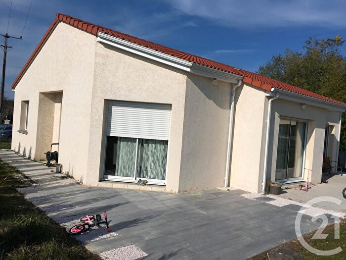Aigueperse : Maison 4 pièces à louer