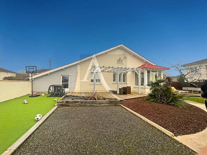 Maison à vendre - Pujols - 6 pièces - 4 chambres