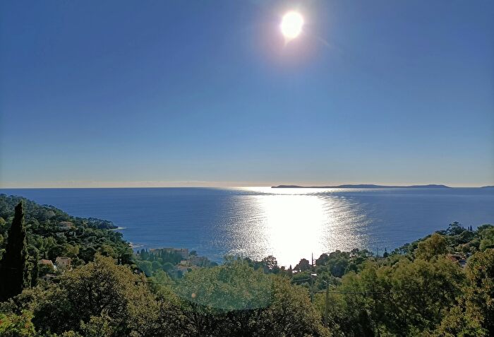 Maison à vendre - Rayol-Canadel-sur-Mer - 9 pièces - 6 chambres