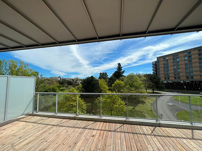 Maisons à vendre et appartements à louer - 1