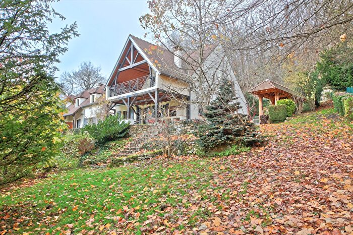 Maison à vendre - Châteaufort - 9 pièces - 5 chambres