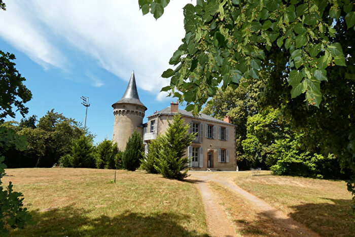 Maison 11 pièces à Guéret, Centre-ville, La Rodde, Champegaud, à vendre