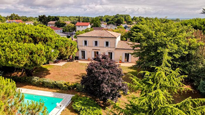 Maison à vendre - Carbon-Blanc - 8 pièces - 5 chambres