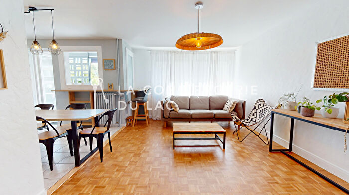Appartement 4 pièces à louer à Annecy, Parmelan, Albigny