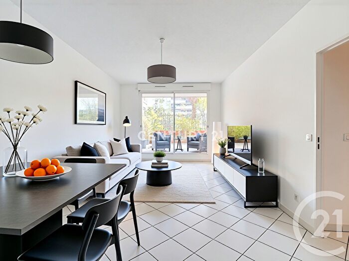 Appartement à vendre - Aubagne, Centre-ville, Beaumond - 3 pièces - 2 chambres