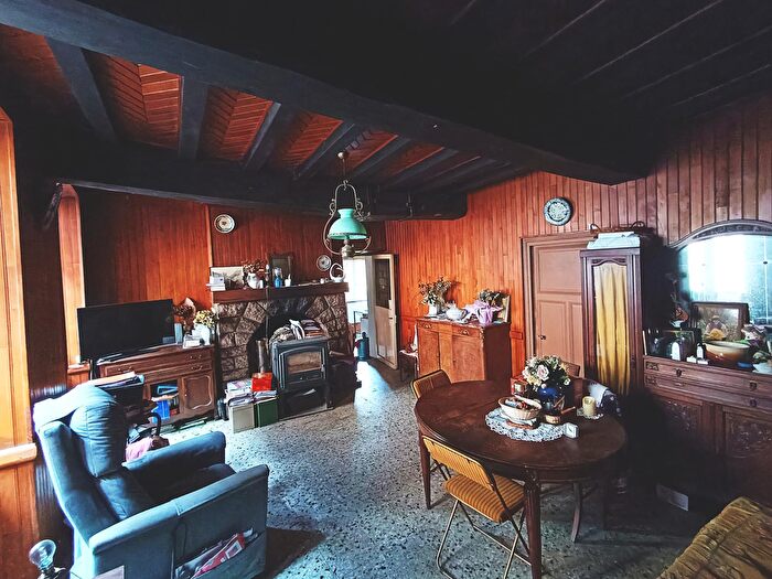 Maison à vendre - Châtel-Montagne - 7 pièces - 3 chambres