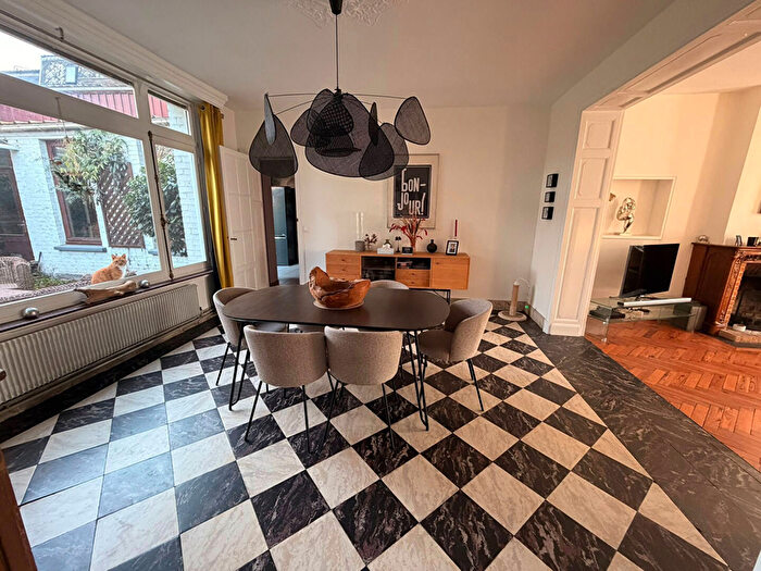 Maison à vendre - Raismes, Centre-ville, Gare - 6 pièces - 5 chambres