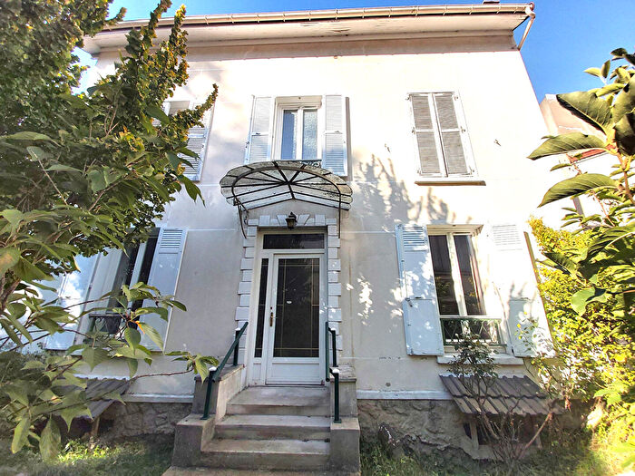 Le Raincy, Gare : Maison 6 pièces à louer