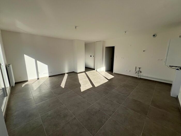 Appartement à vendre - Vétraz-Monthoux - 3 pièces - 2 chambres