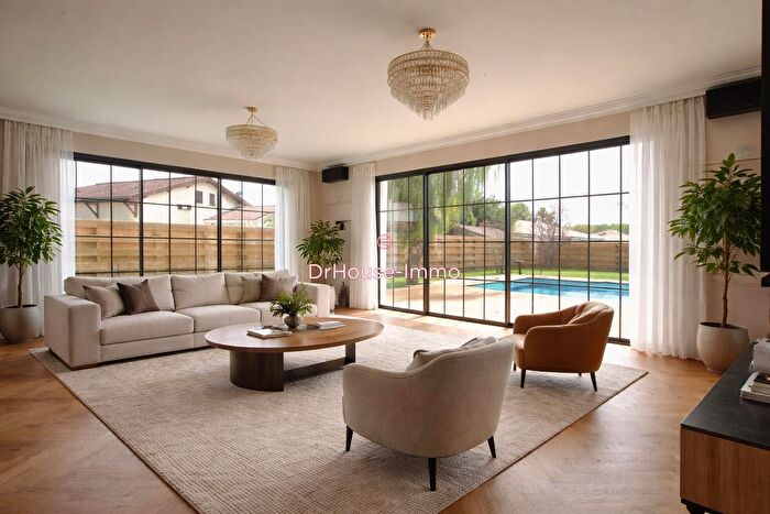 Maison à vendre - Saint-Sulpice-et-Cameyrac - 5 pièces - 4 chambres