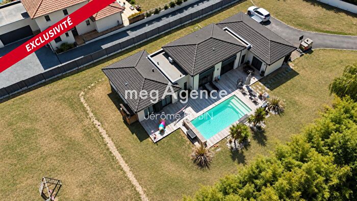 Maison 6 pièces à Sainte-Eulalie, à vendre