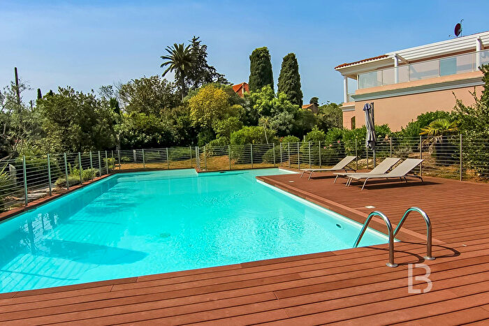 Appartement à vendre - Antibes, Juan-les-Pins, Le Cap - 8 pièces - 5 chambres