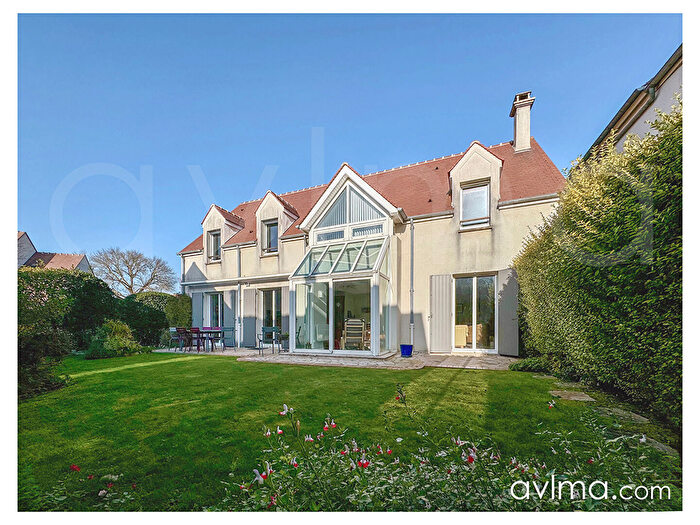 Maison à vendre - Saint-Nom-la-Bretèche - 7 pièces - 5 chambres