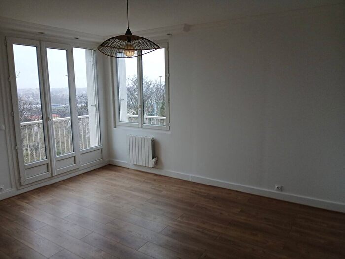 Appartement à louer - Porte de Nogent, Nogent-sur-Marne - 4 pièces - 3 chambres