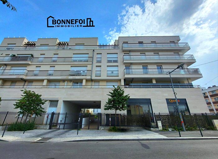 Appartement à louer - Plateau-Grèves-Europe-Gare du Stade-Fossés Jean, Colombes - 4 pièces - 3 chambres