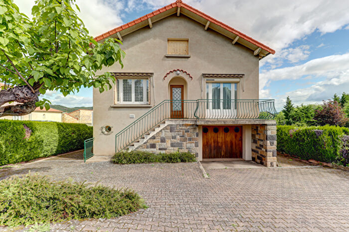 Les Martres-de-Veyre : Maison 4 pièces à vendre