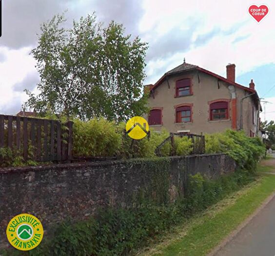 Maison 8 pièces à Ainay-le-Château, à vendre