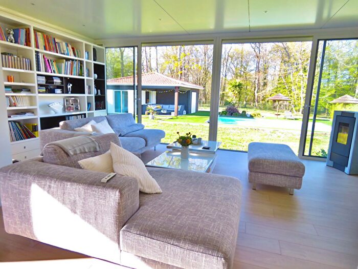 Maison à vendre - Camarsac - 5 pièces - 4 chambres